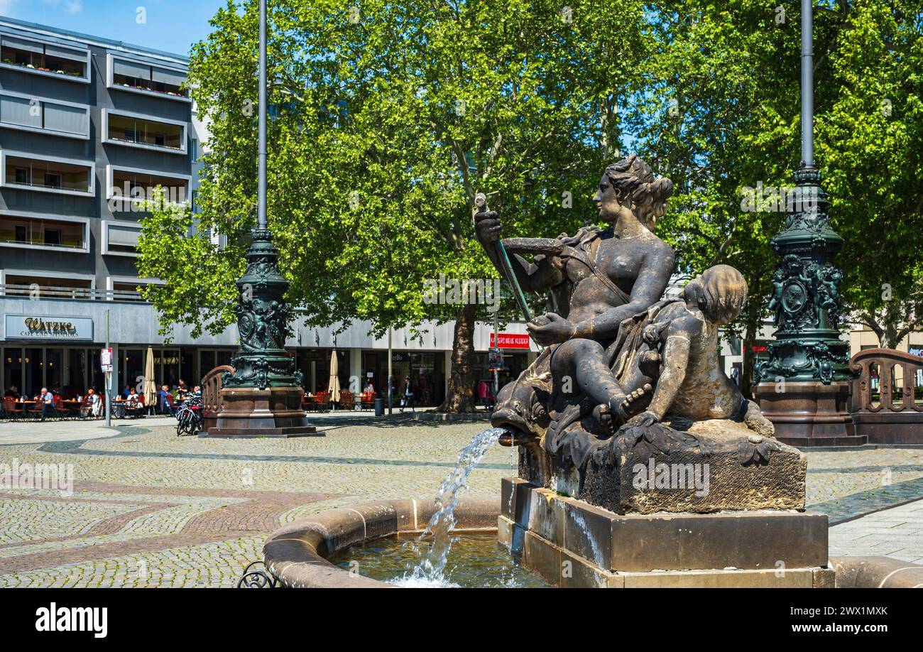 Nymph fountain hi-res stock photography and images - Alamy