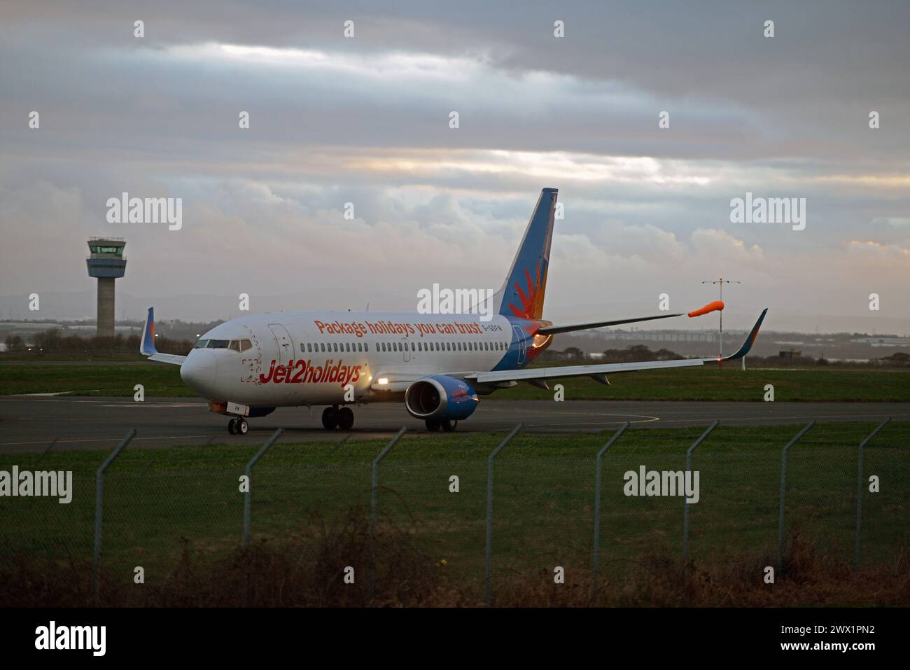 JET2 BOEING 737-33V, G-GDFN, taxiing to runway 27 for positioning ...