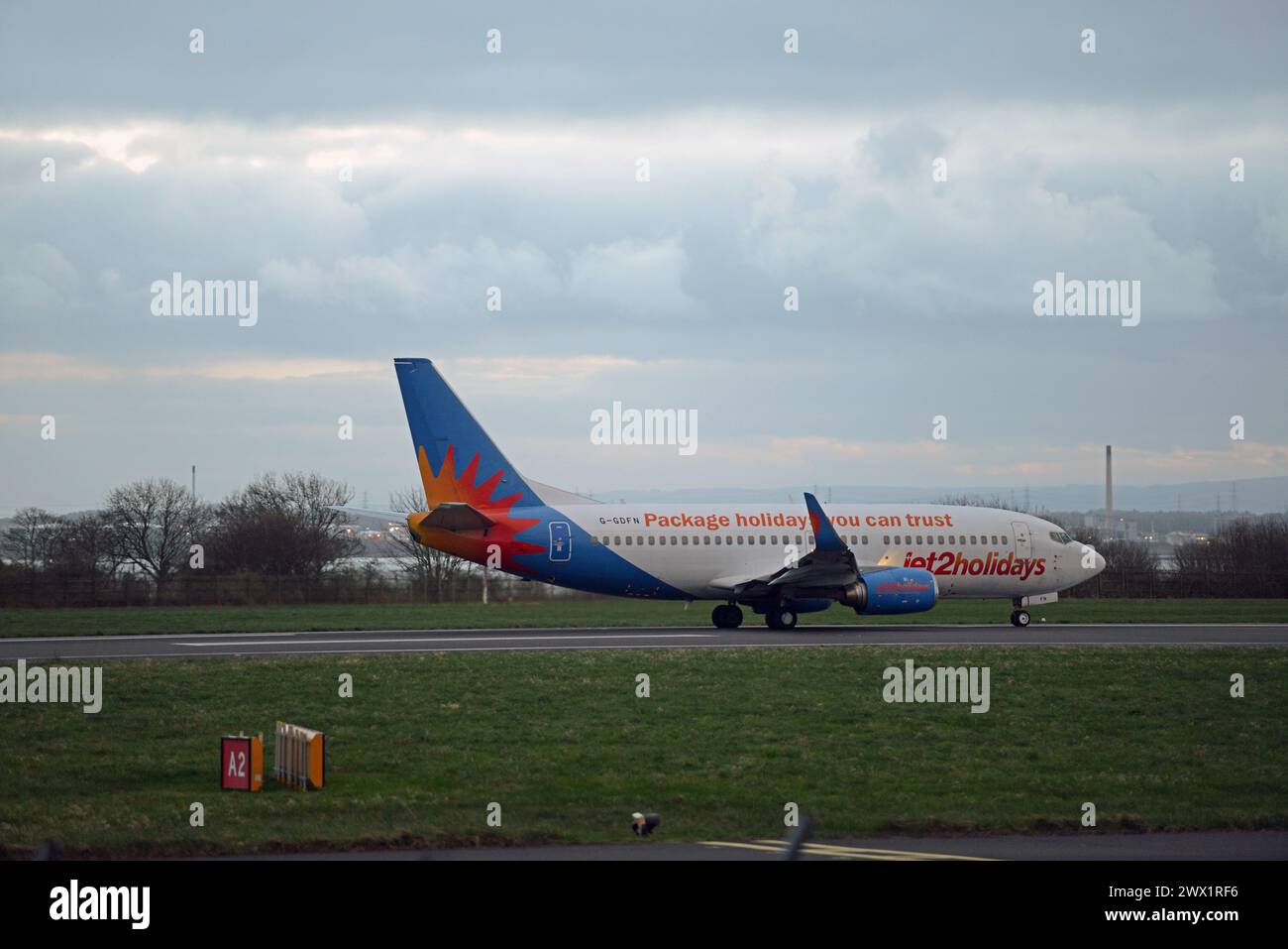 JET2 BOEING 737-33V, G-GDFN, taxiing to runway 27 for positioning ...