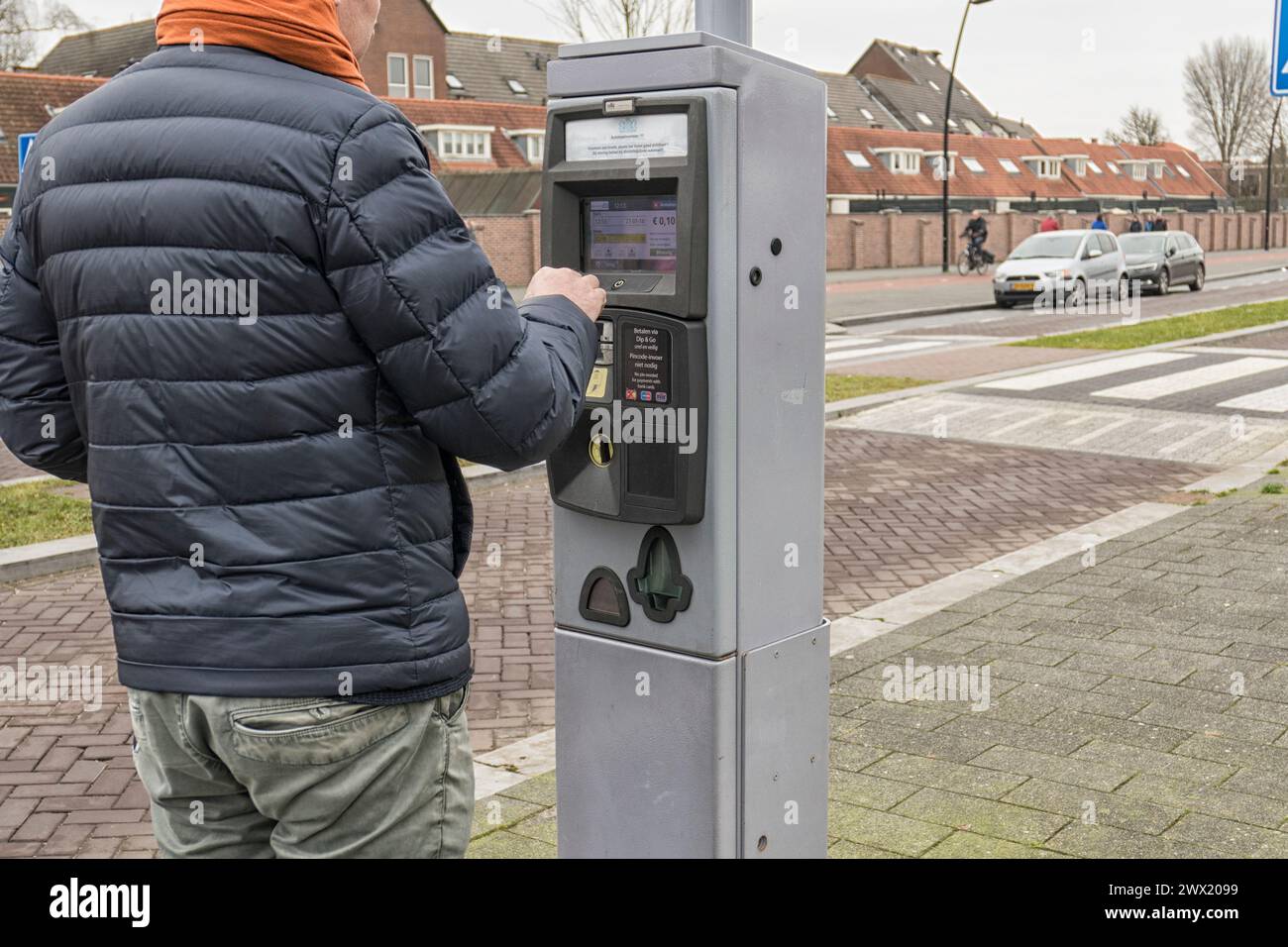 Coin slot parking ticket machine hi-res stock photography and images ...