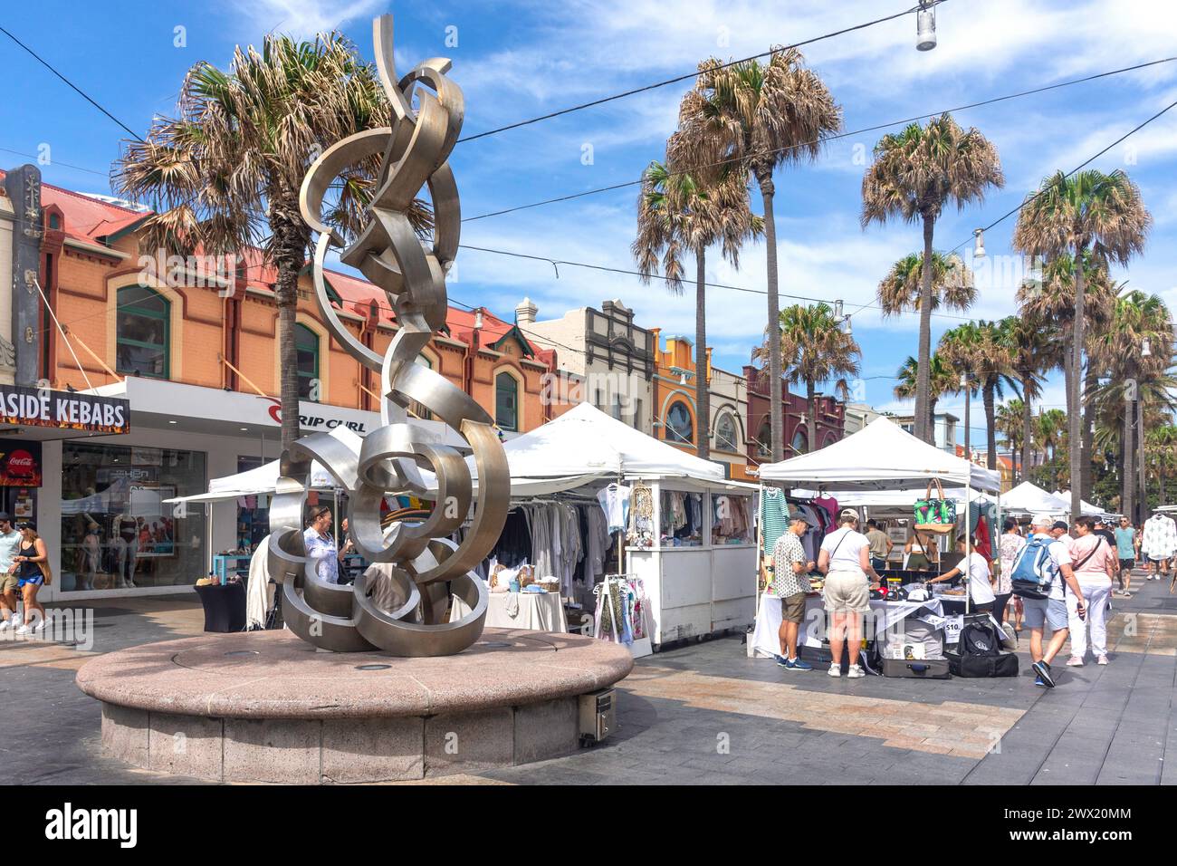 Sculpture sculptures art shopping craft stall stalls at the manl hi-res ...