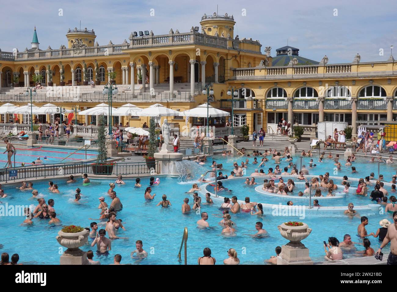 Hungary, Budapest, Varoslige, Budapest's most famous and popular spa ...