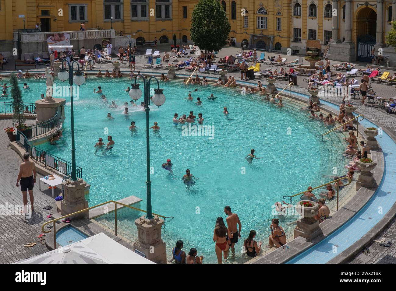 Hungary, Budapest, Varoslige, Budapest's most famous and popular spa ...