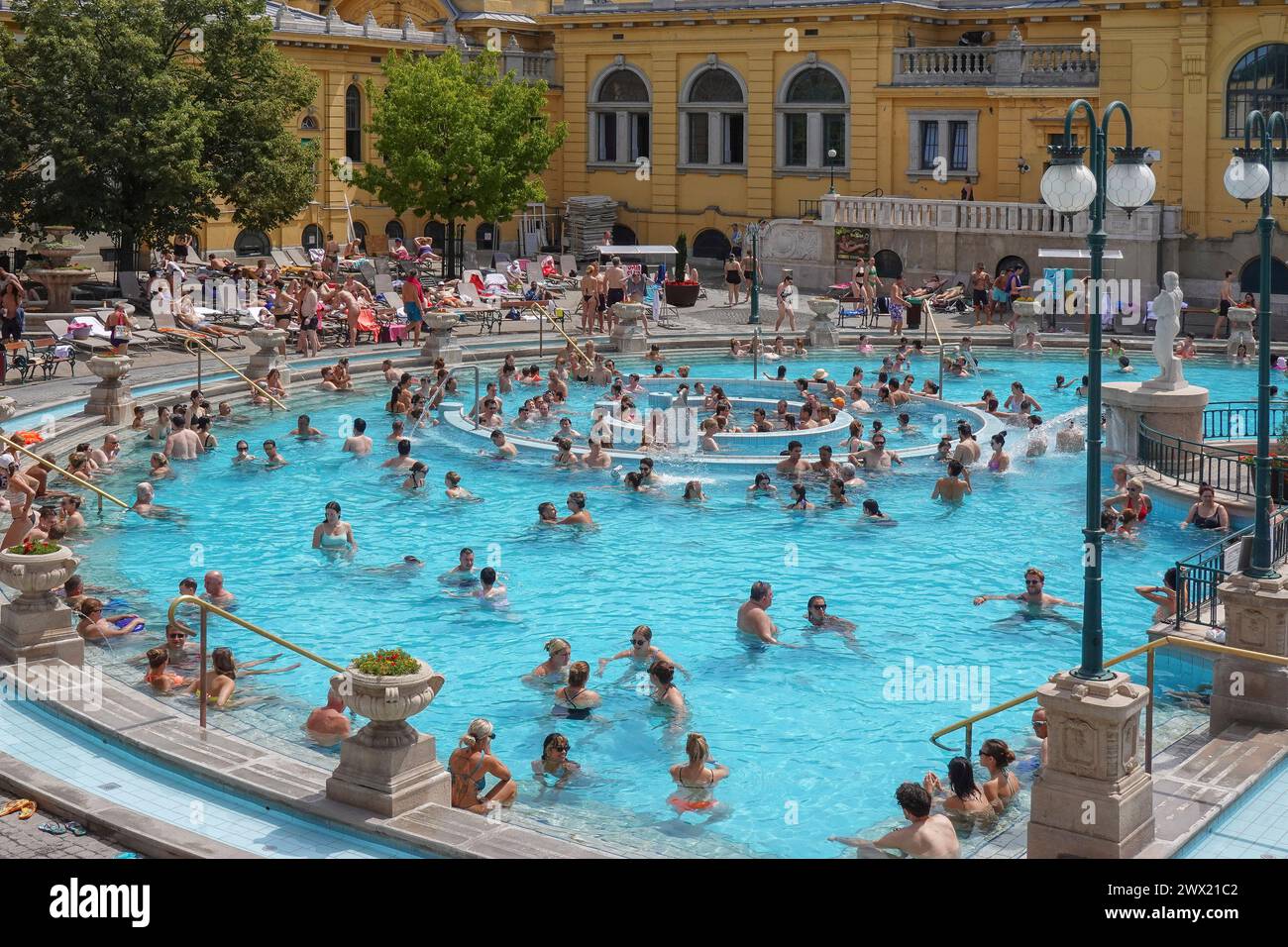 Hungary, Budapest, Varoslige, Budapest's most famous and popular spa ...