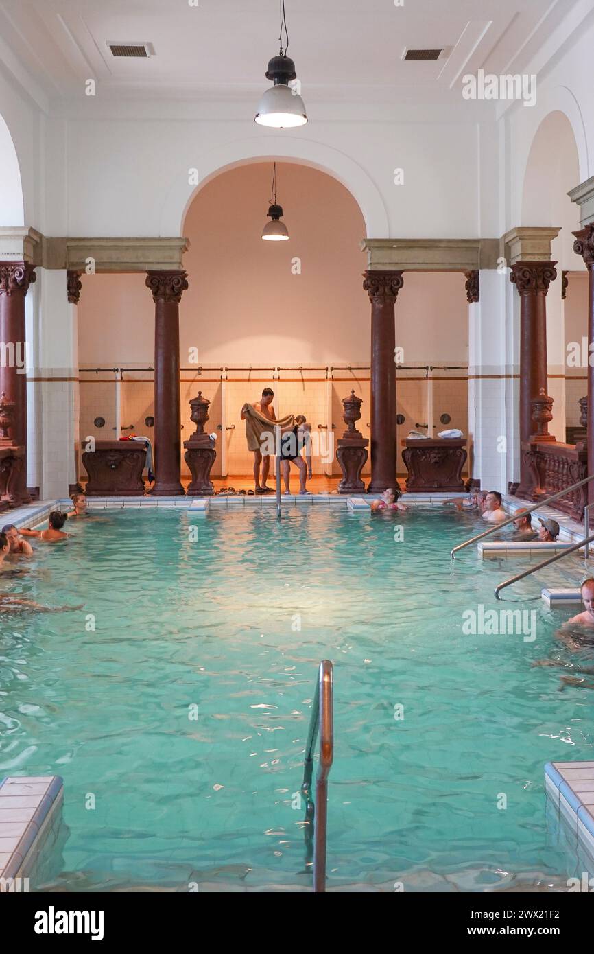 Hungary, Budapest, Varoslige, Budapest's most famous and popular spa ...