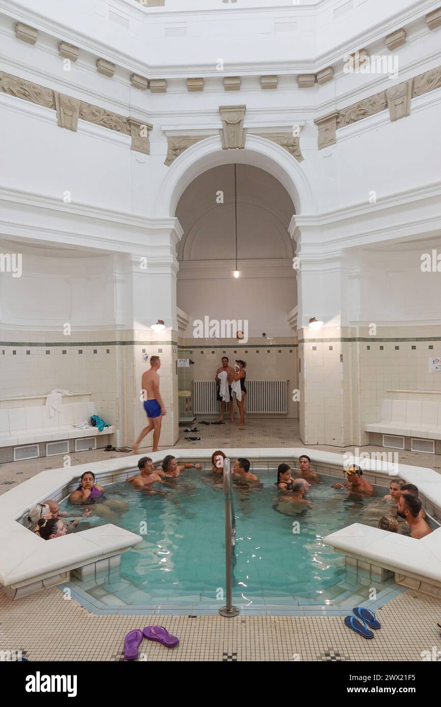 Hungary, Budapest, Varoslige, Budapest's most famous and popular spa ...