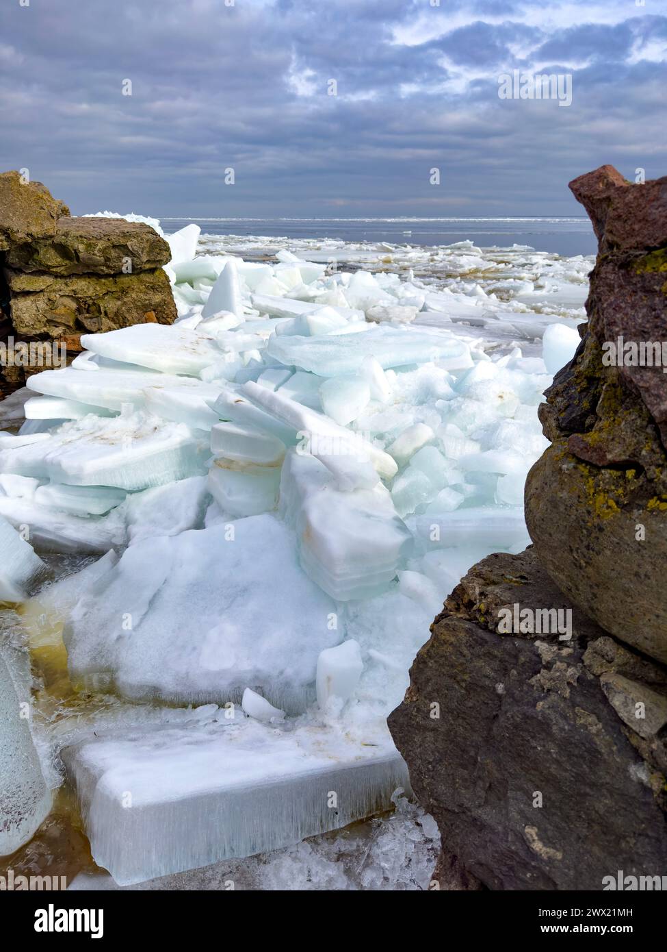 Crystalline ice sheets fracture and float on Russia's Lake Ladoga ...