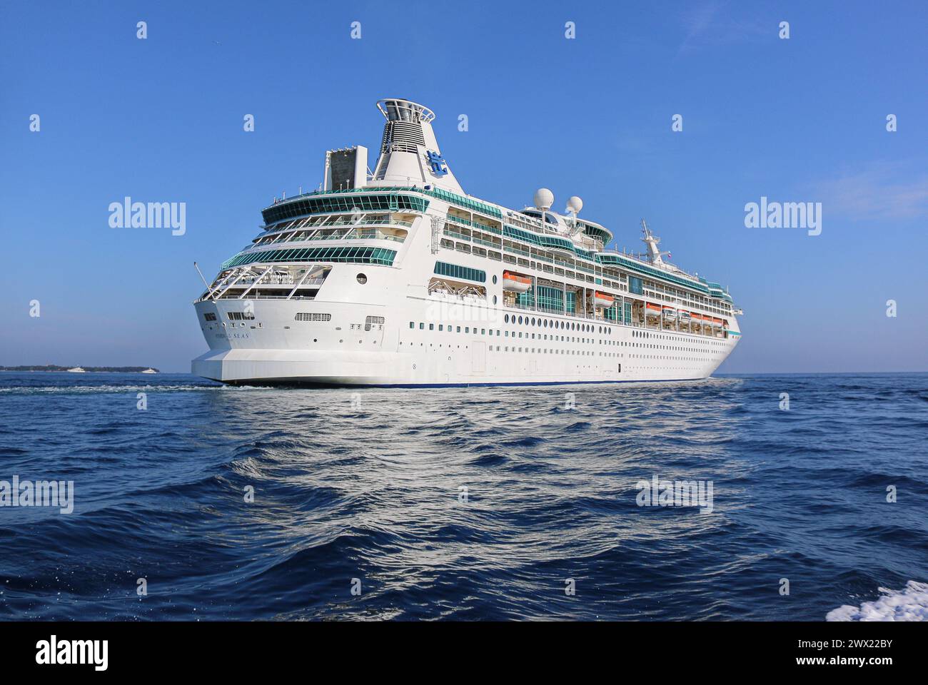 Best cruise ship image hi-res stock photography and images - Alamy