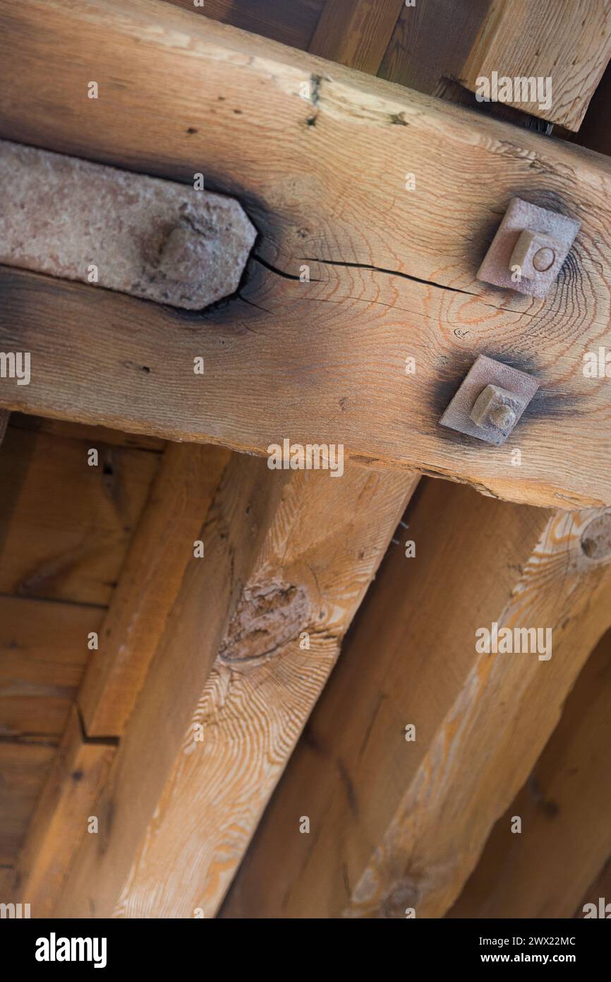 Exposed wooden ceiling beams hi-res stock photography and images - Alamy