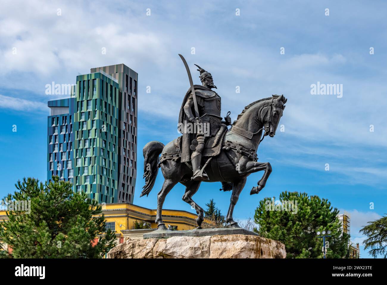 Statue of Skanderbeg in central Tirana Stock Photo - Alamy