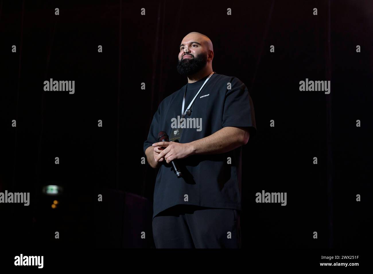 Rapper bei Bushido KÖNIG FÜR IMMER Tour 2024 live in der Olympiahalle ...