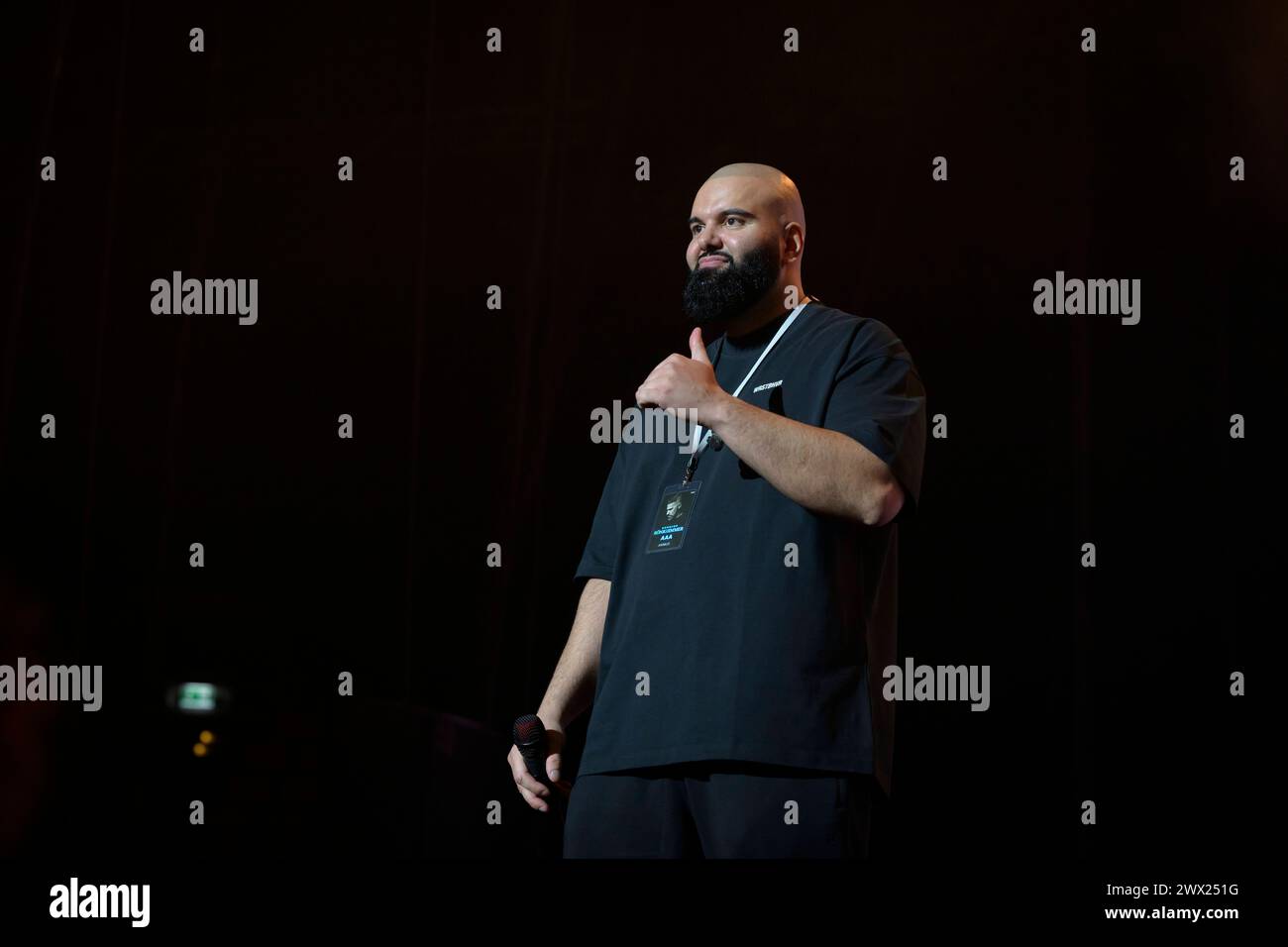 Rapper bei Bushido KÖNIG FÜR IMMER Tour 2024 live in der Olympiahalle ...