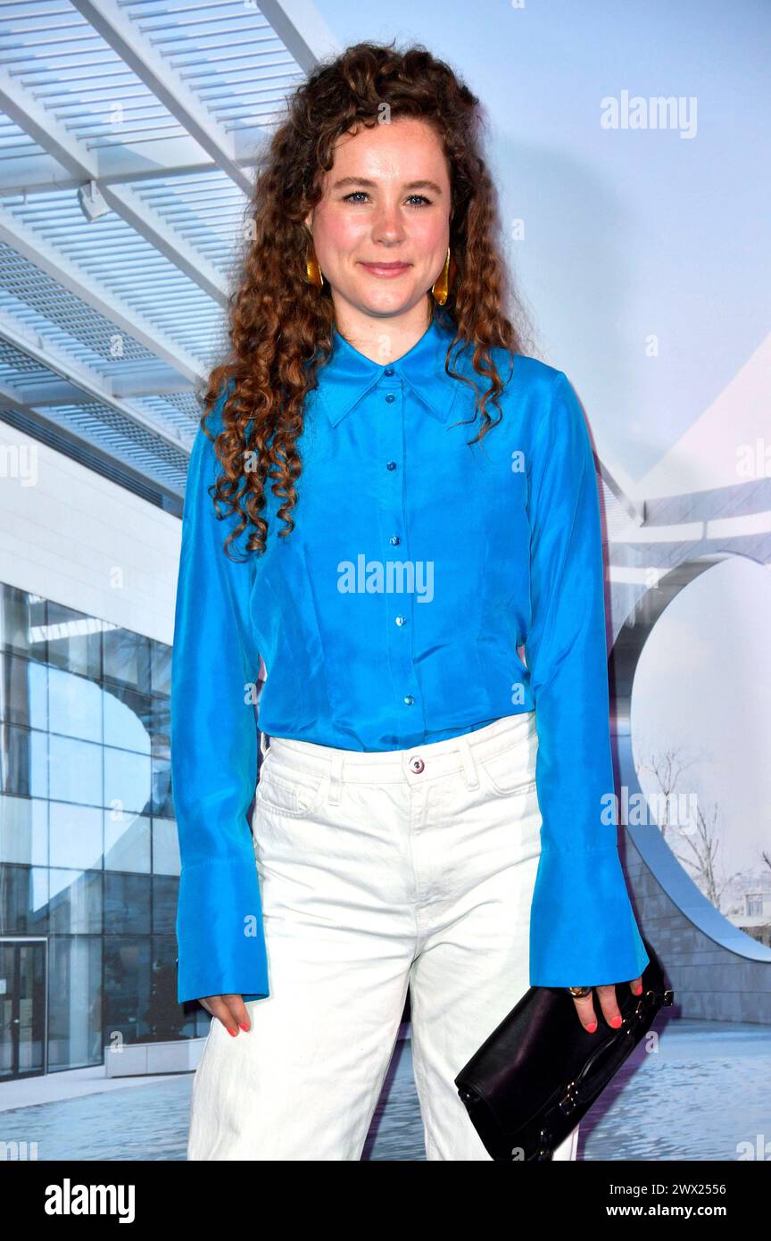 Klara Deutschmann bei der Premiere der 4. Staffel der Fernsehserie ...