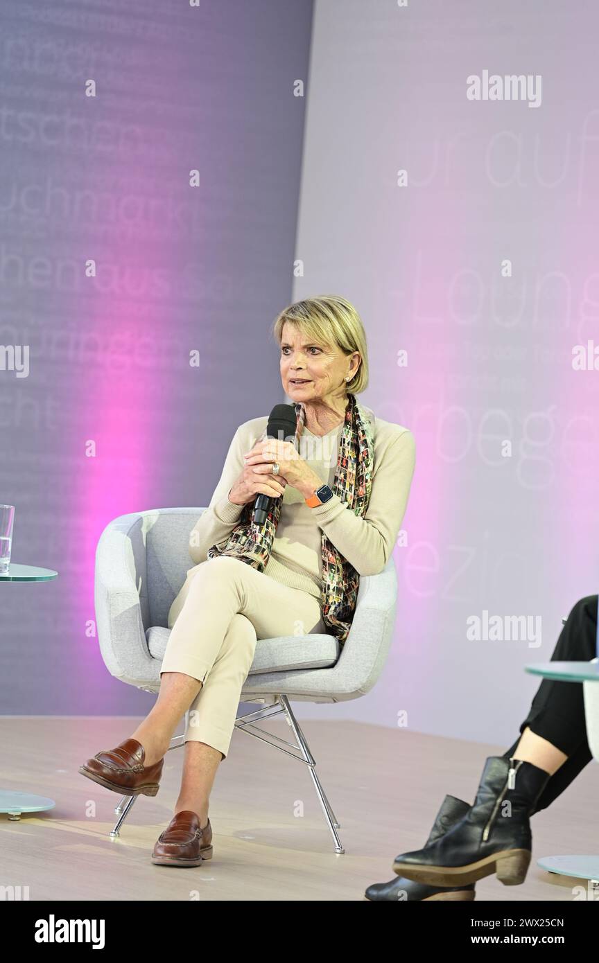 Uschi Glas im Gespräch mit Katty Salié zu ihrem Buch 'Ein Schätzchen ...