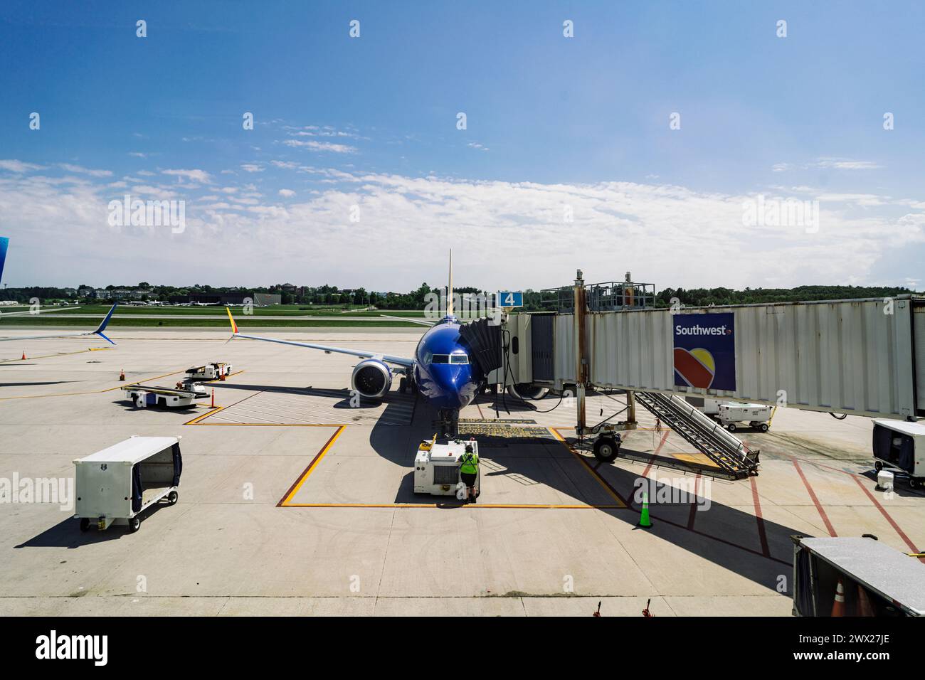 International jetway hi-res stock photography and images - Alamy