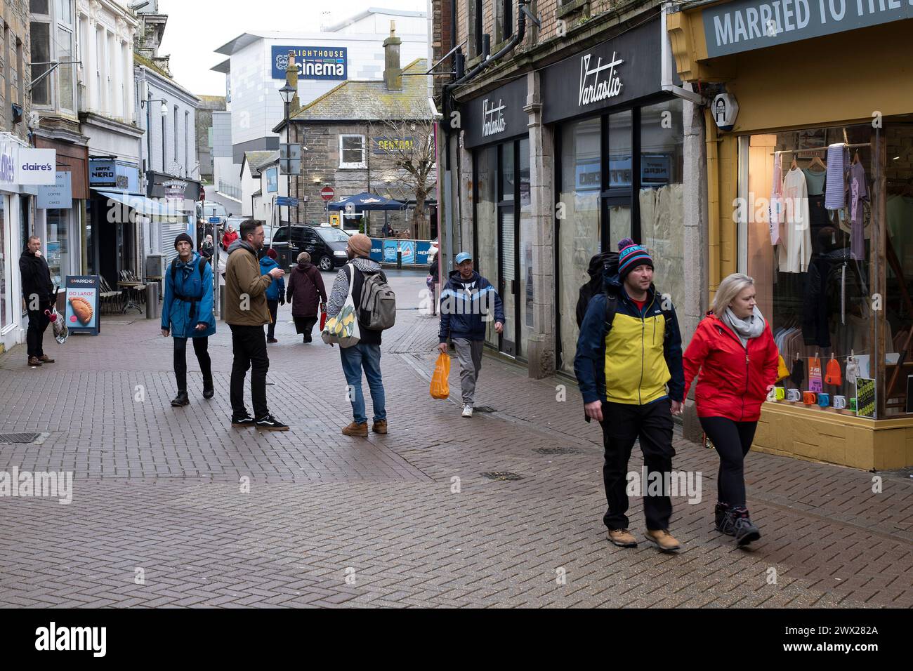 Newquay street uk hi-res stock photography and images - Alamy