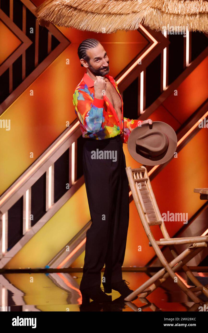 Tänzer Massimo Sinato in der vierten Live-Show bei der 17. Staffel der ...