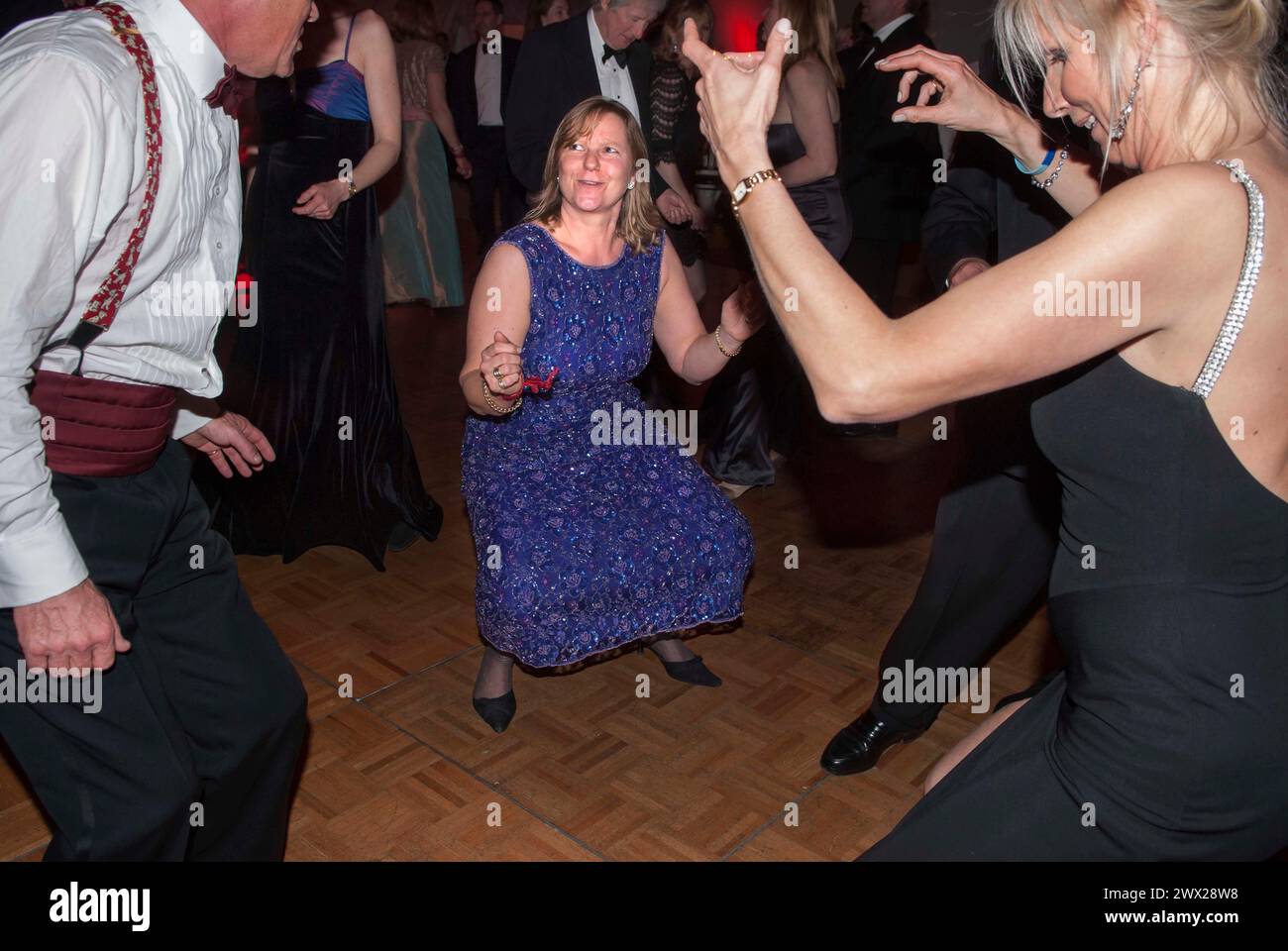 Social dancing hi-res stock photography and images - Alamy
