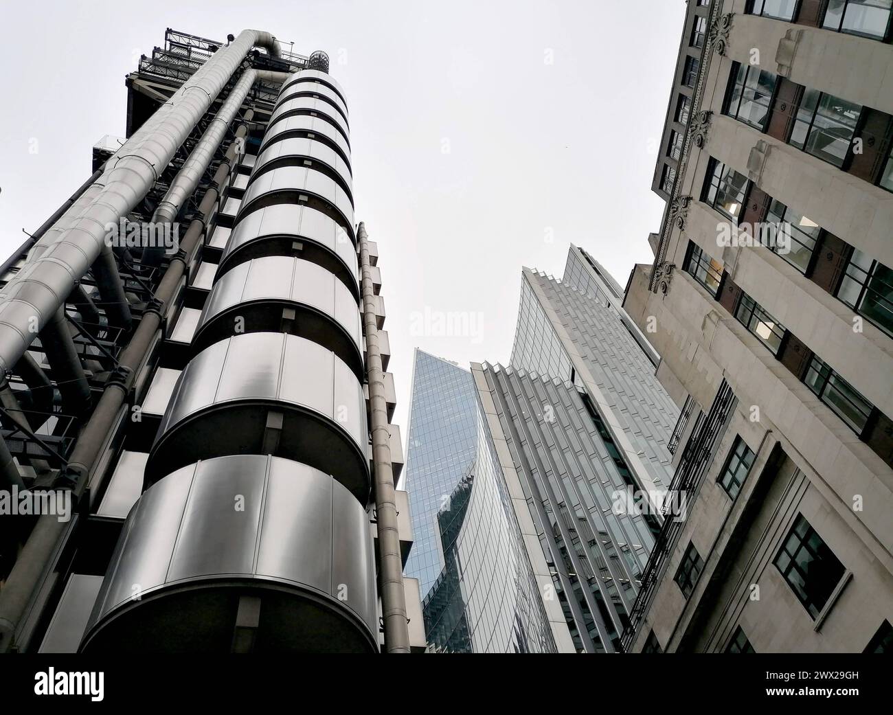 London, Großbritannien. Hochhaus-Schlucht im Bankenviertel. *** London ...
