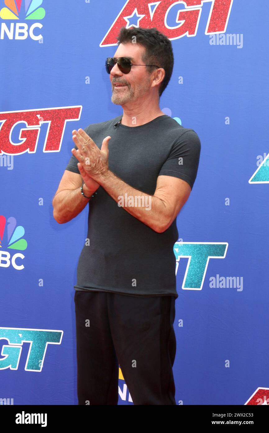 LOS ANGELES - MAR 26: Simon Cowell at the America's Got Talent ...