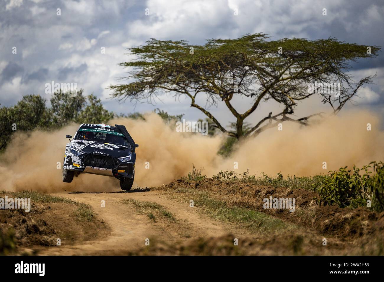 25 MUNSTER Charles, DUMONT Loic, Hyundai I2O Rally2, actionduring the ...