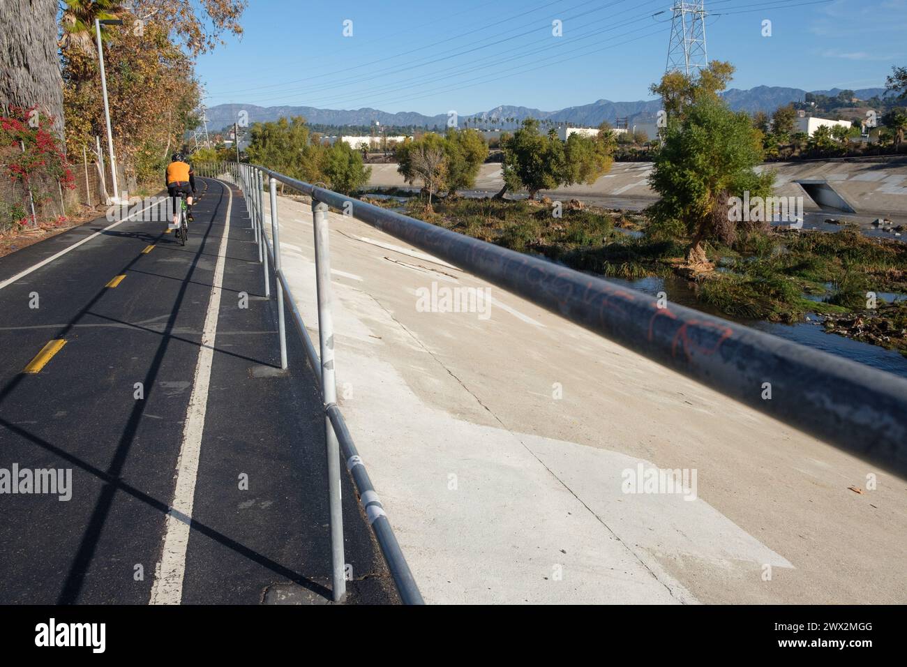 Los angeles river concrete hi-res stock photography and images - Alamy