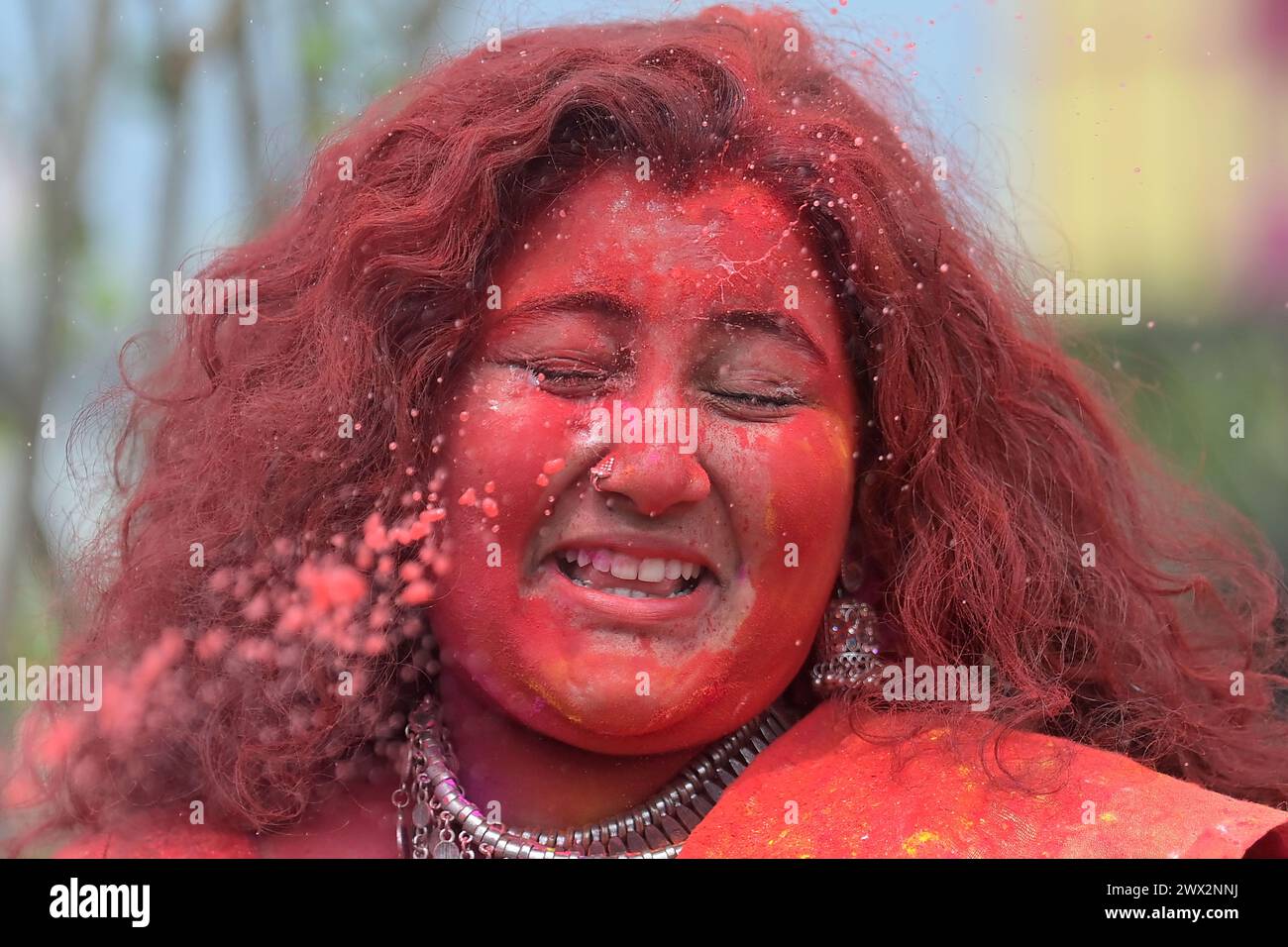 Indian girls adorned with 'Gulal' or coloured powder during the Hindu ...