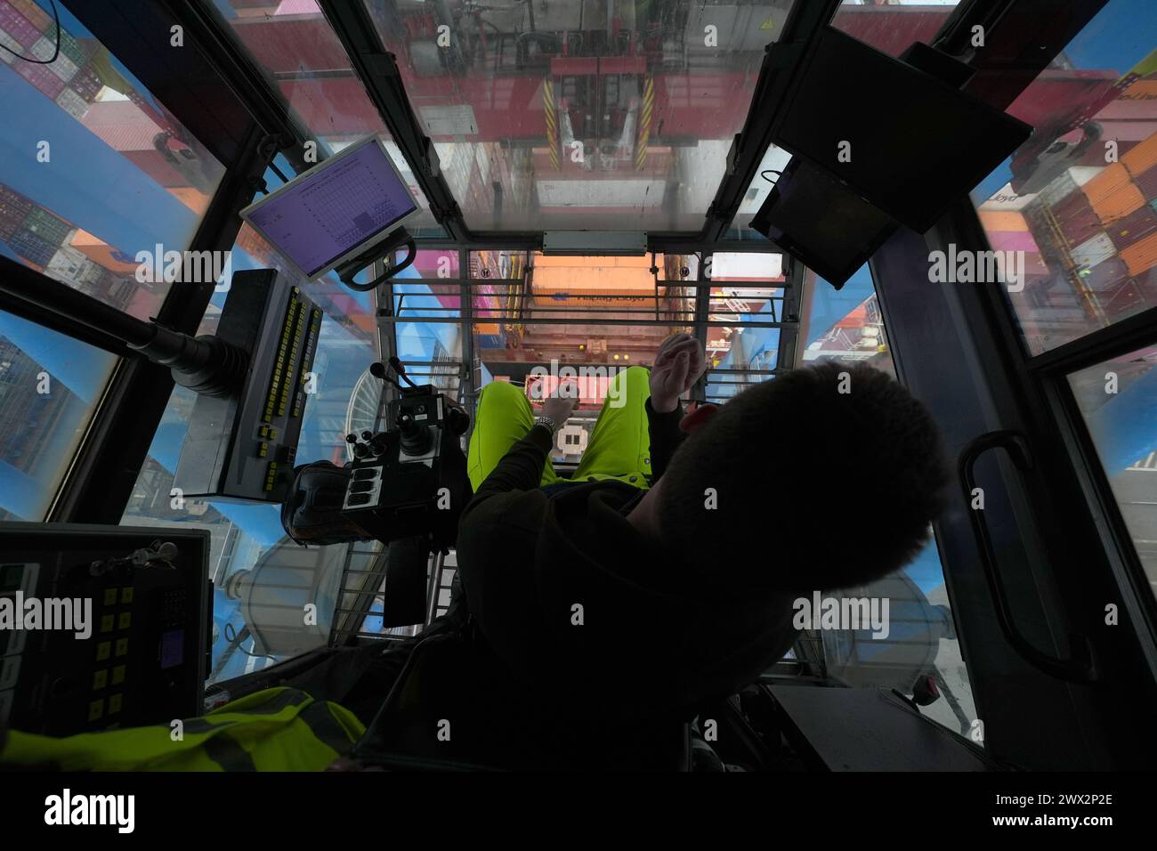Hamburg, Germany. 26th Mar, 2024. Martin Jacobsen, container gantry ...