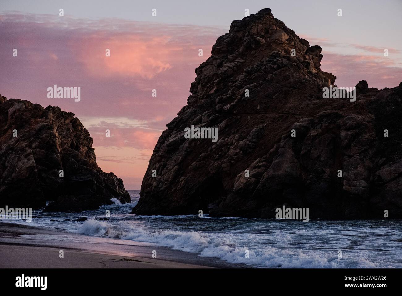 Sunset views of Pfeiffer Beach in Big Sur, California, USA Stock Photo ...