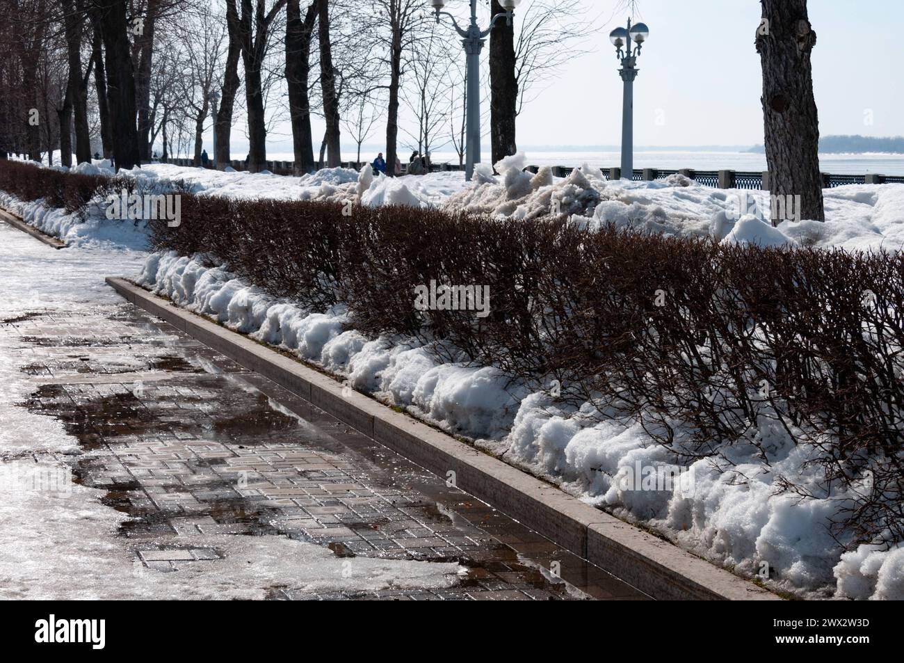 Embankment of the city of Samara Samara city embankment in spring ...