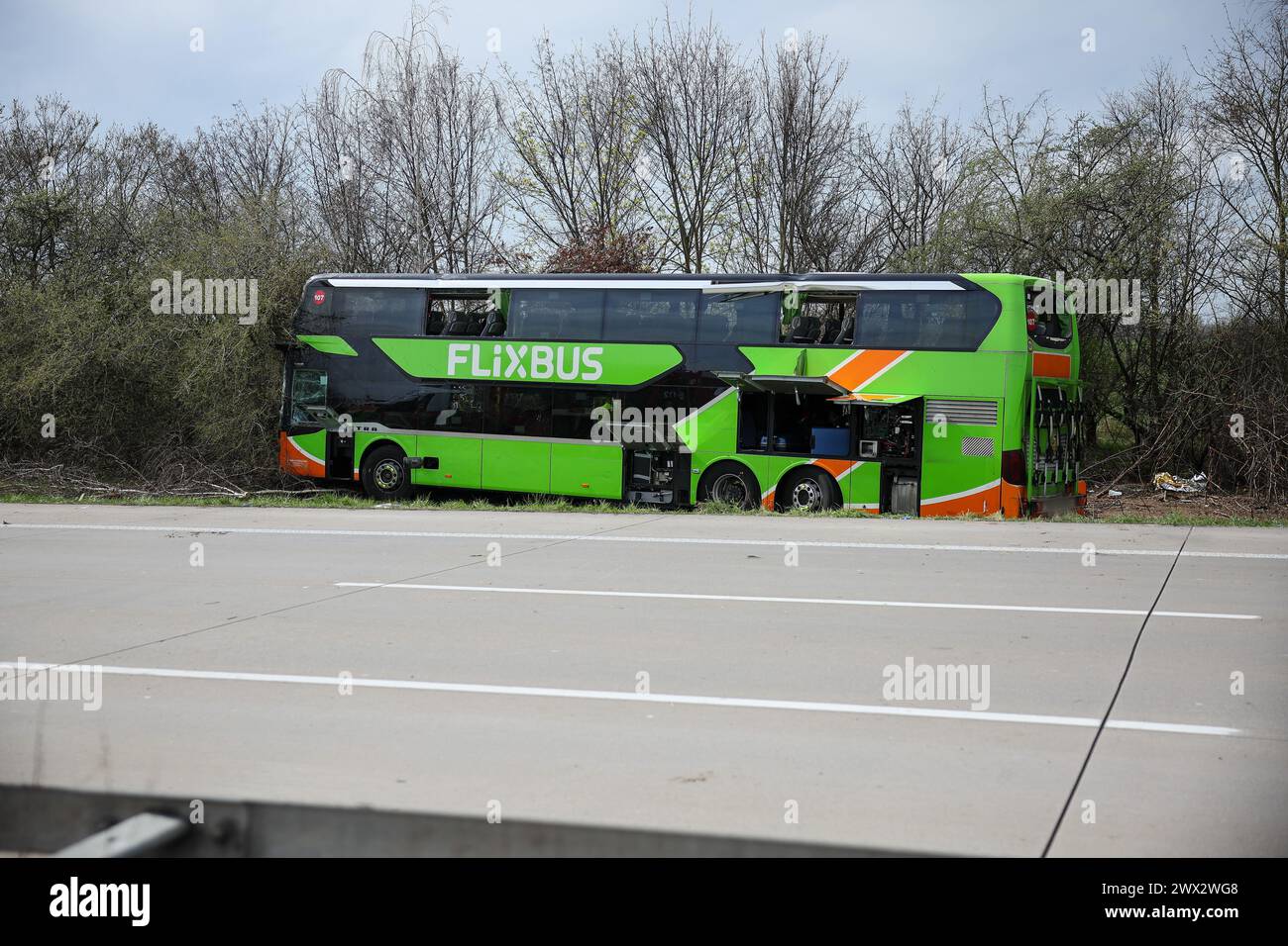 Number five bus hi-res stock photography and images - Alamy