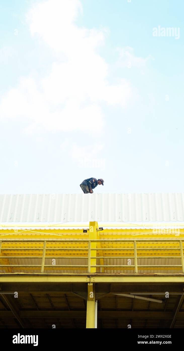 Working at height heights hi-res stock photography and images - Alamy