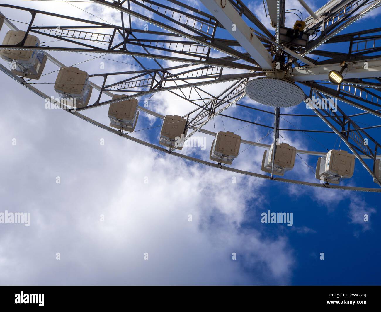 Big wheel white lights hi-res stock photography and images - Alamy