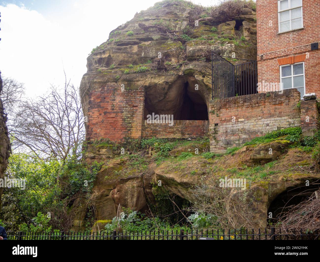 Nottingham Castle caves at the rear along side a modern extension Stock ...