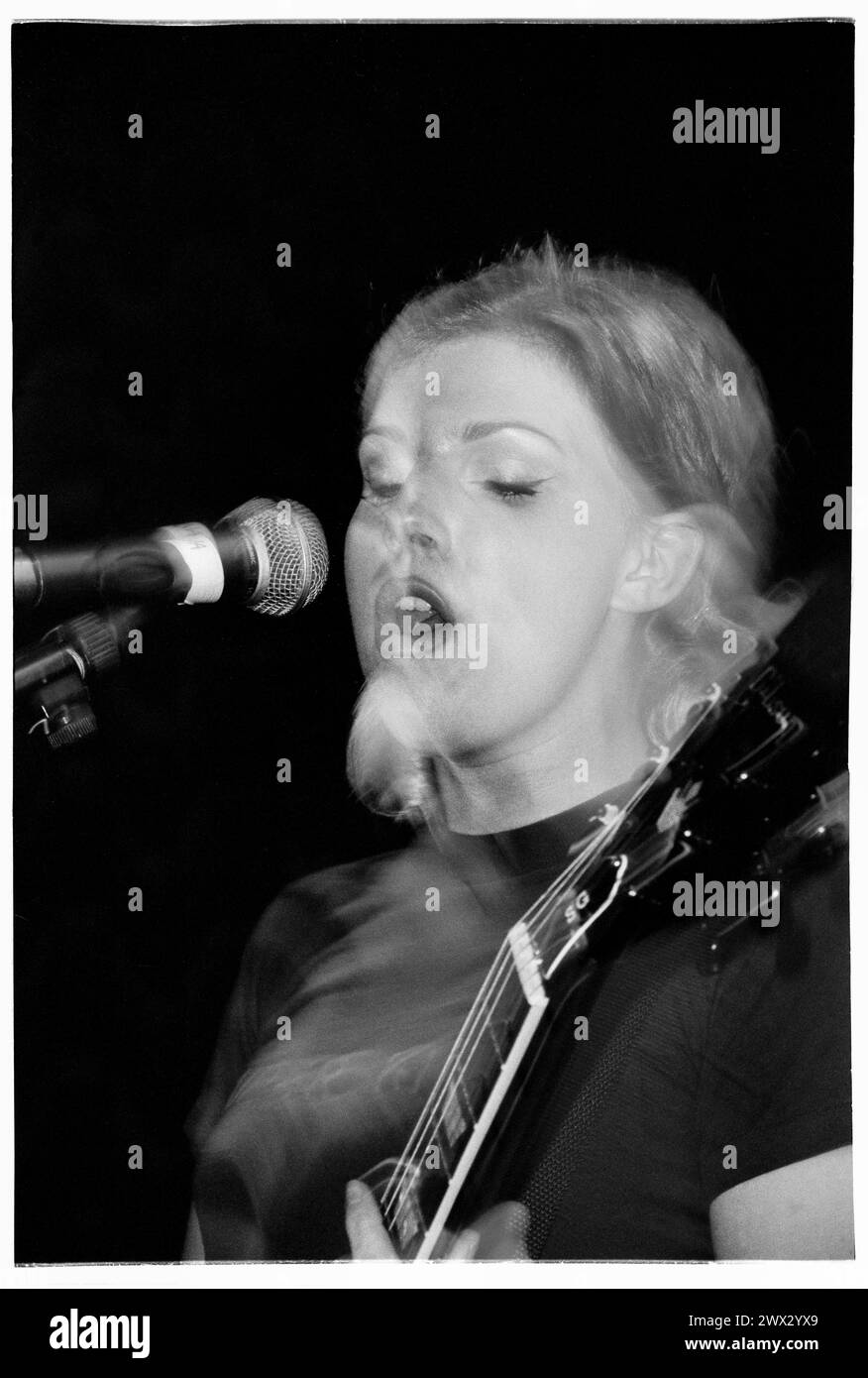 TANYA DONELLY, BELLY, 1995: Tanya Donelly of Belly playing live at ...