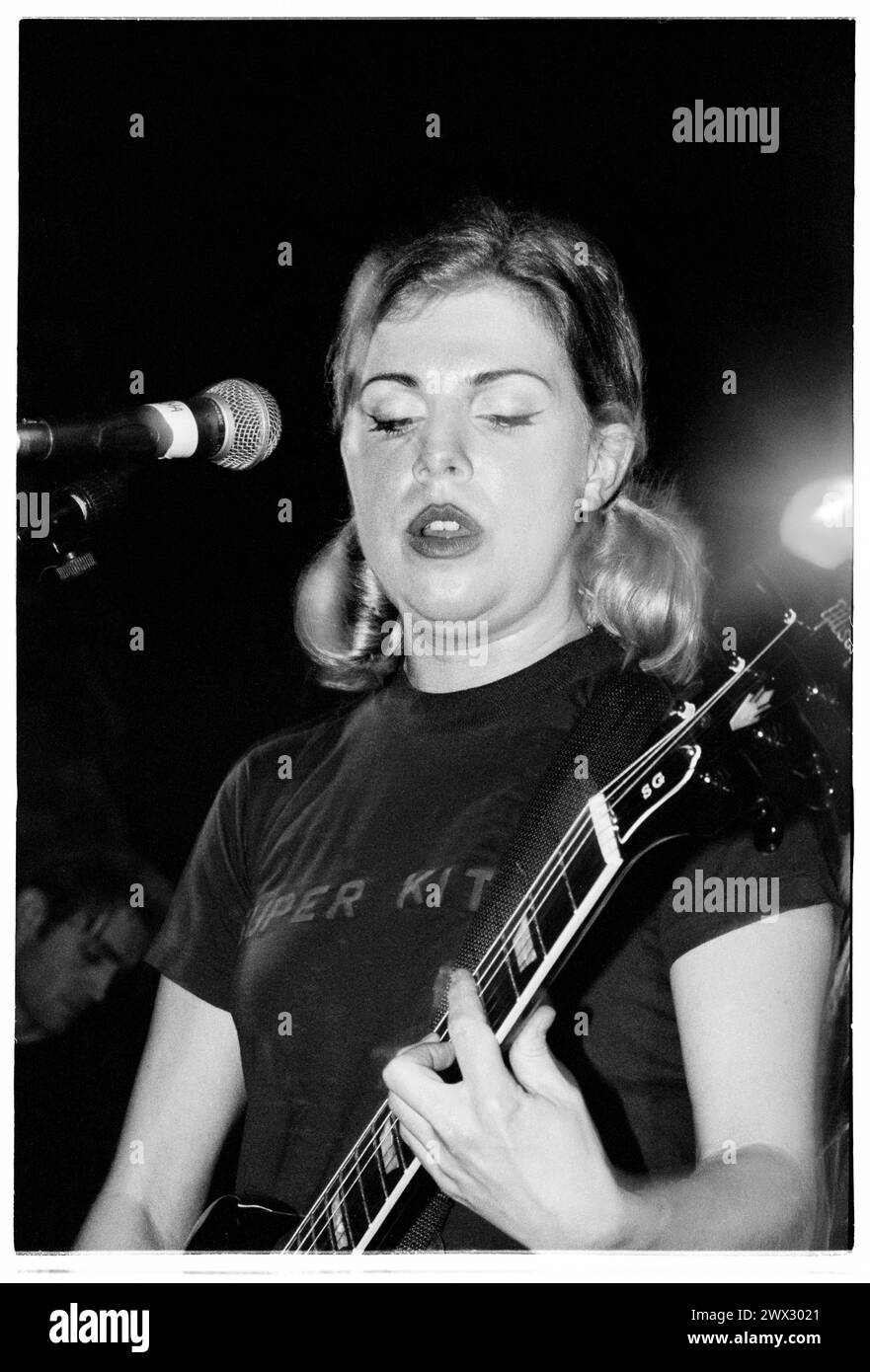 Woman photograph album Black and White Stock Photos & Images - Alamy