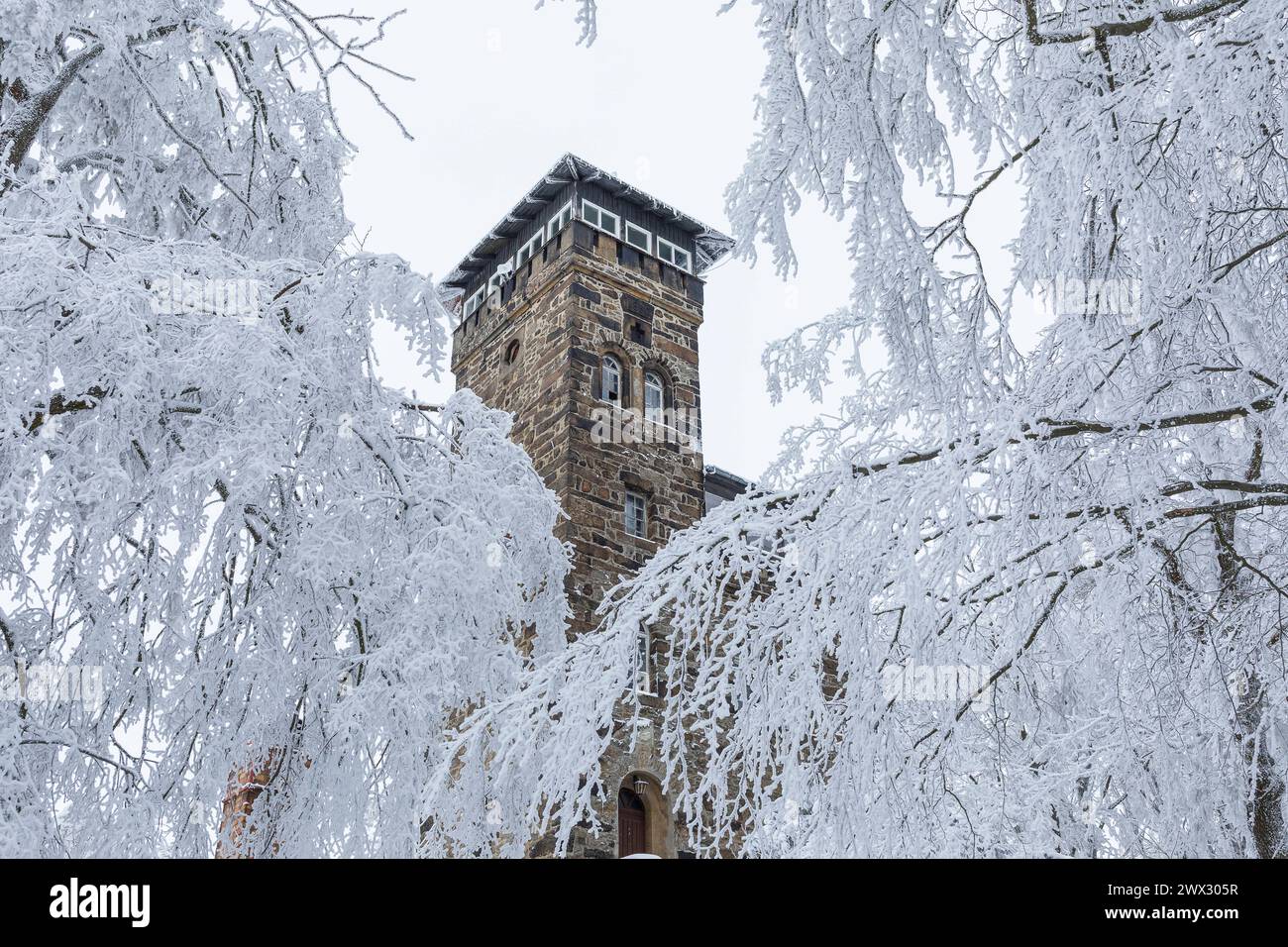 Baume und gebaude hi-res stock photography and images - Alamy