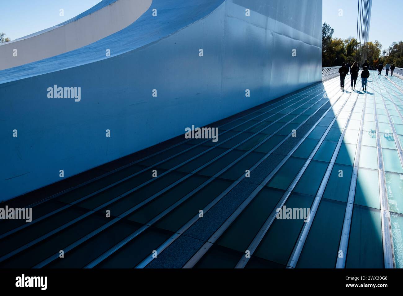 The Sundial Bridge at Turtle Bay is a world-famous pedestrian bridge ...