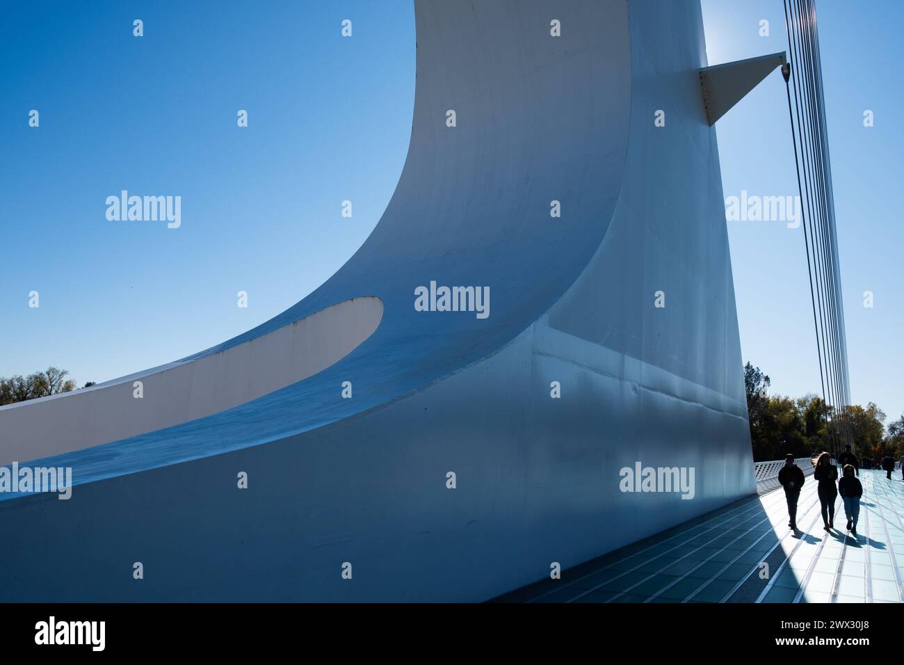 The Sundial Bridge at Turtle Bay is a world-famous pedestrian bridge ...