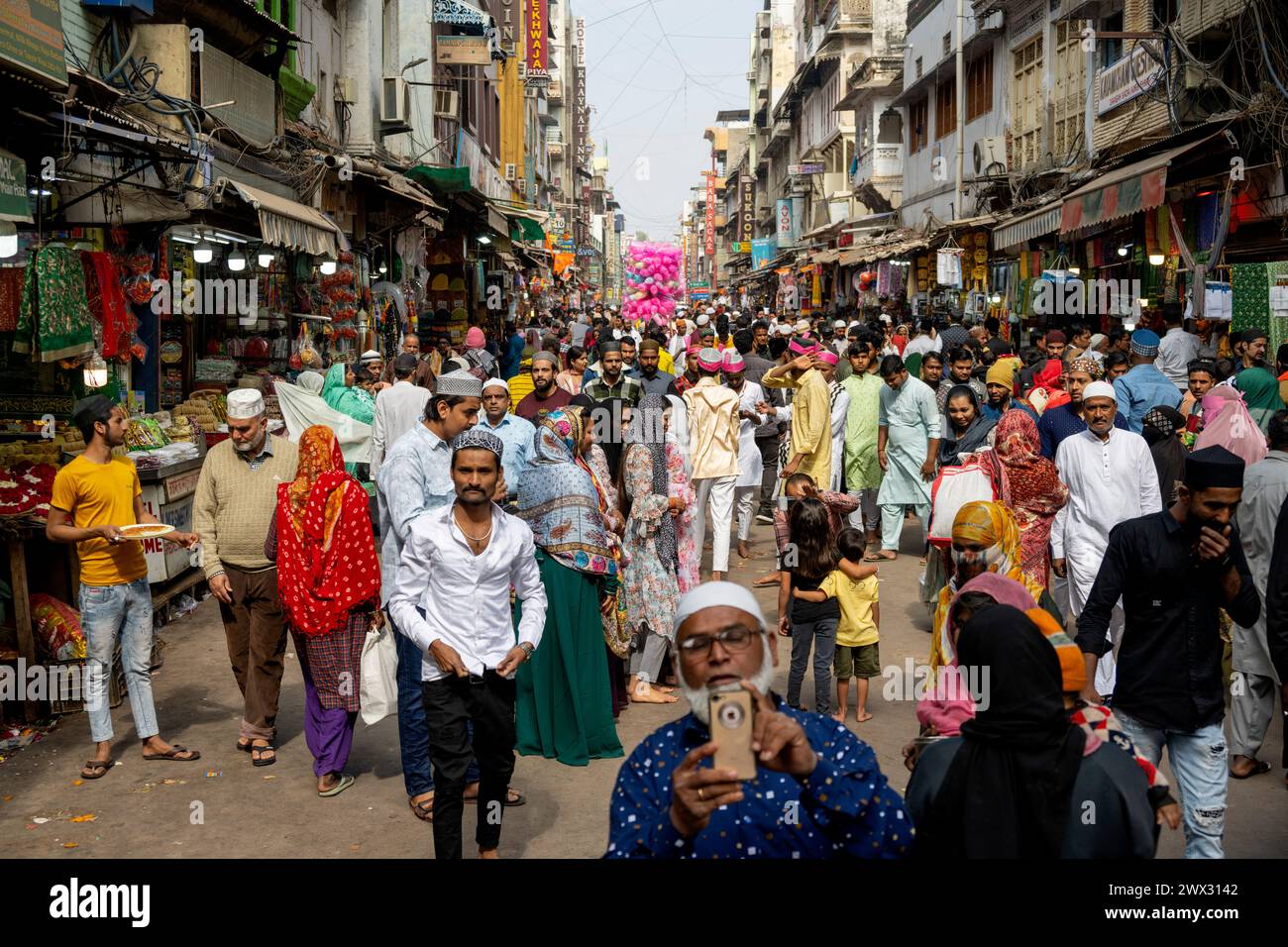 Dargah bazar road hi-res stock photography and images - Alamy