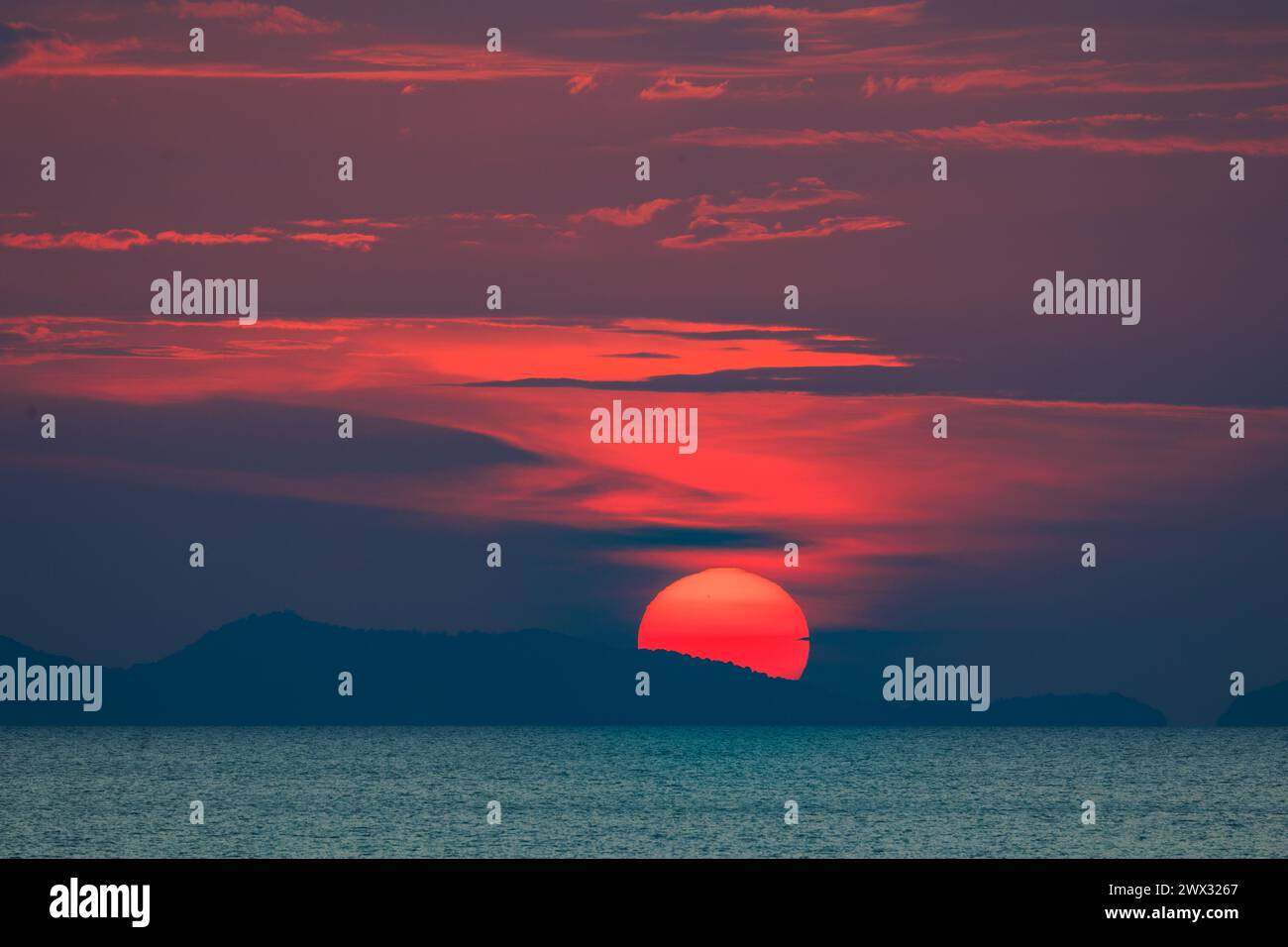 Intense red clouds over hi-res stock photography and images - Alamy