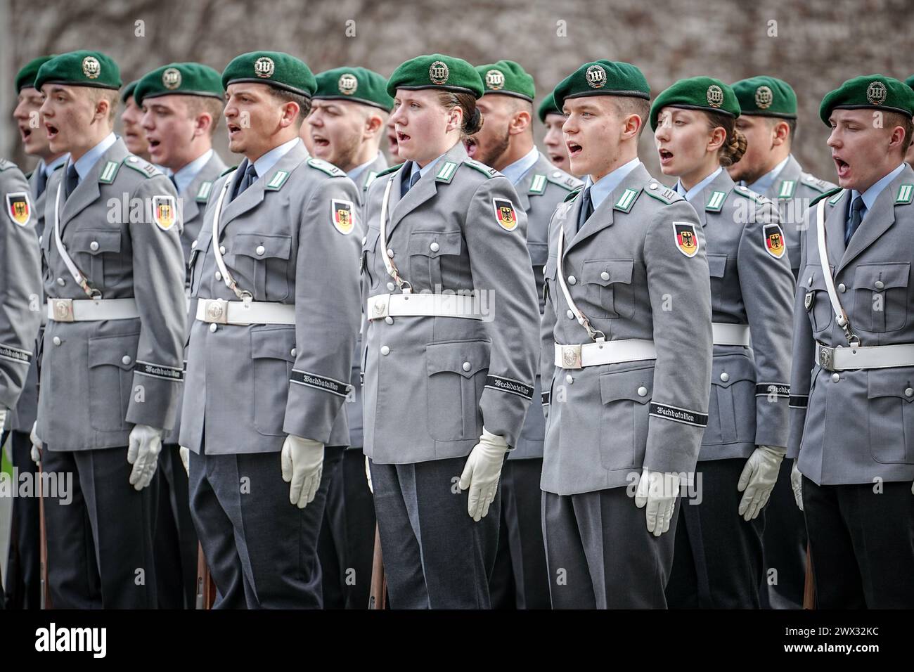 Berlin germany soldiers guard battalion hi-res stock photography and ...