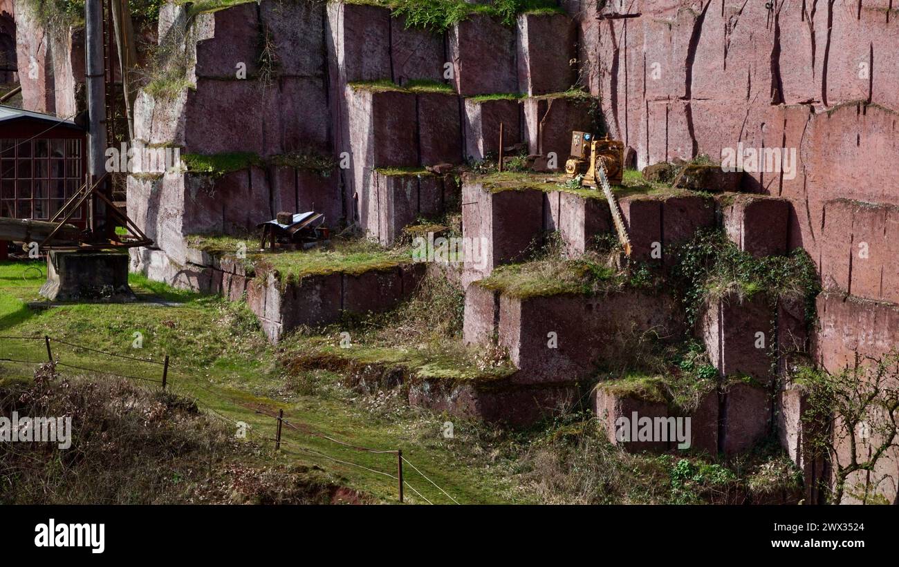 Old quarry red sandstone hi-res stock photography and images - Alamy