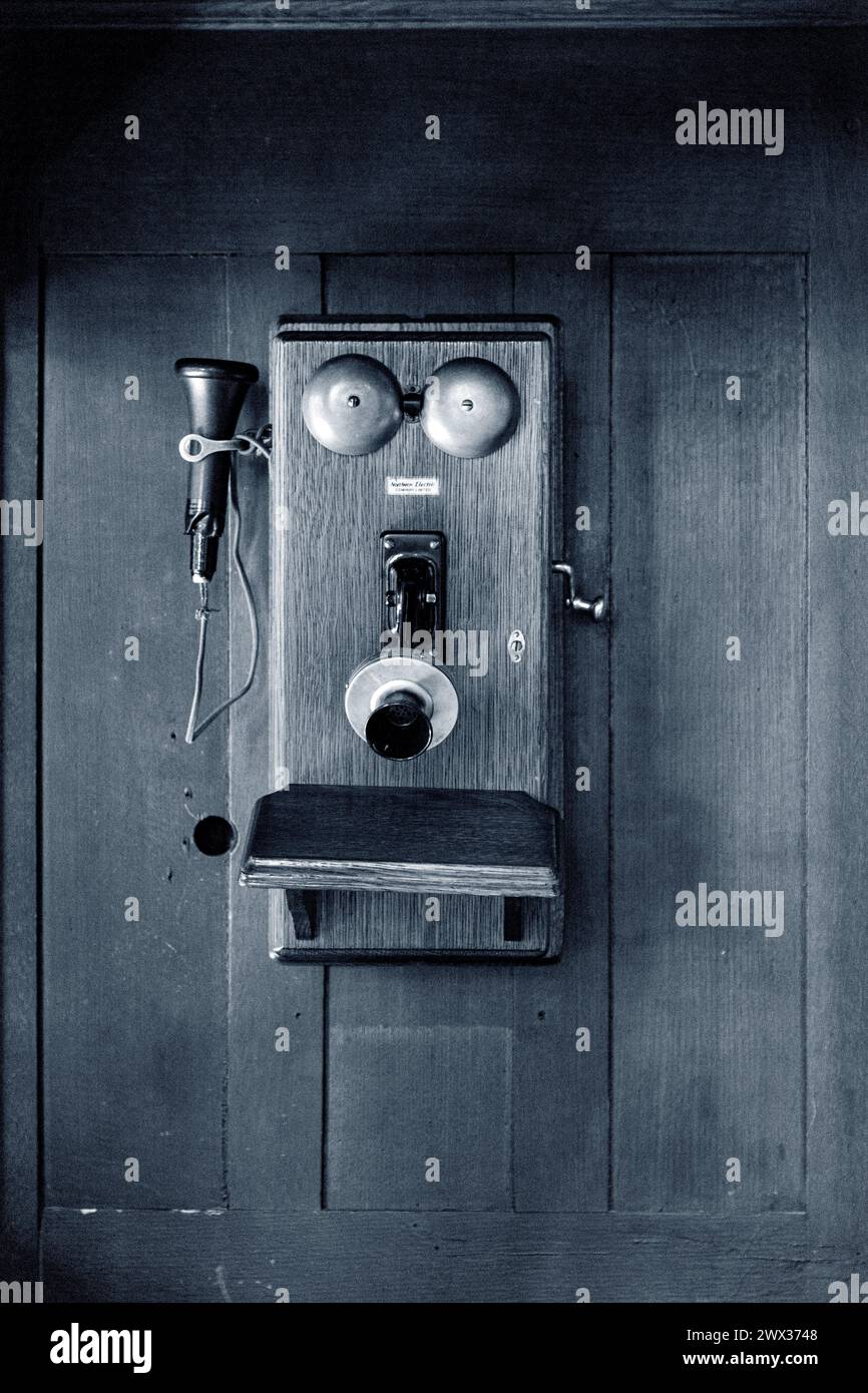 Antique telephone metal hi-res stock photography and images - Alamy