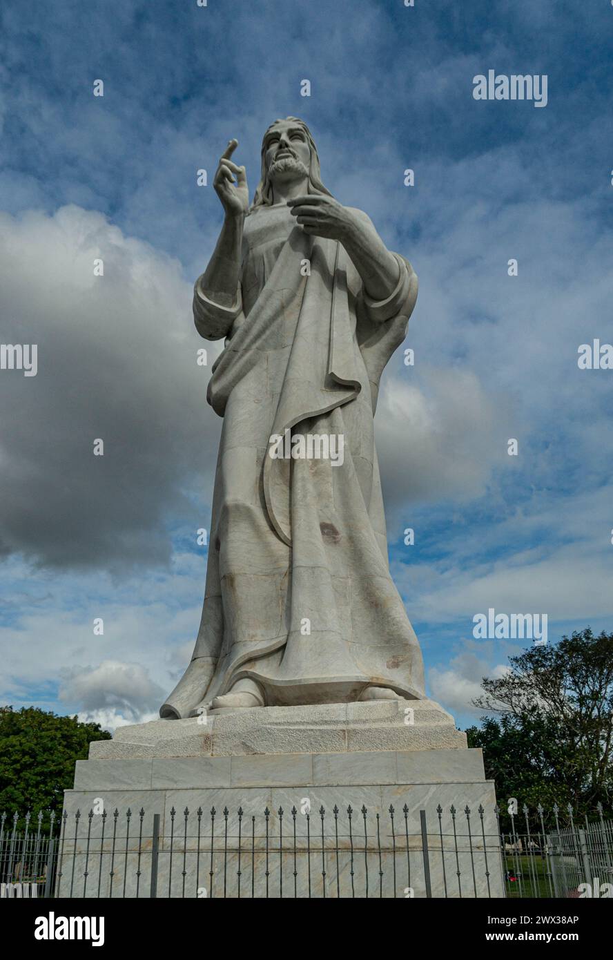 Statue of jesus on a hill hi-res stock photography and images - Alamy
