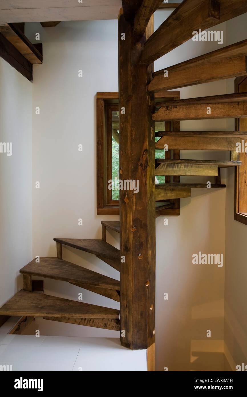 Fixed staircase hi-res stock photography and images - Alamy