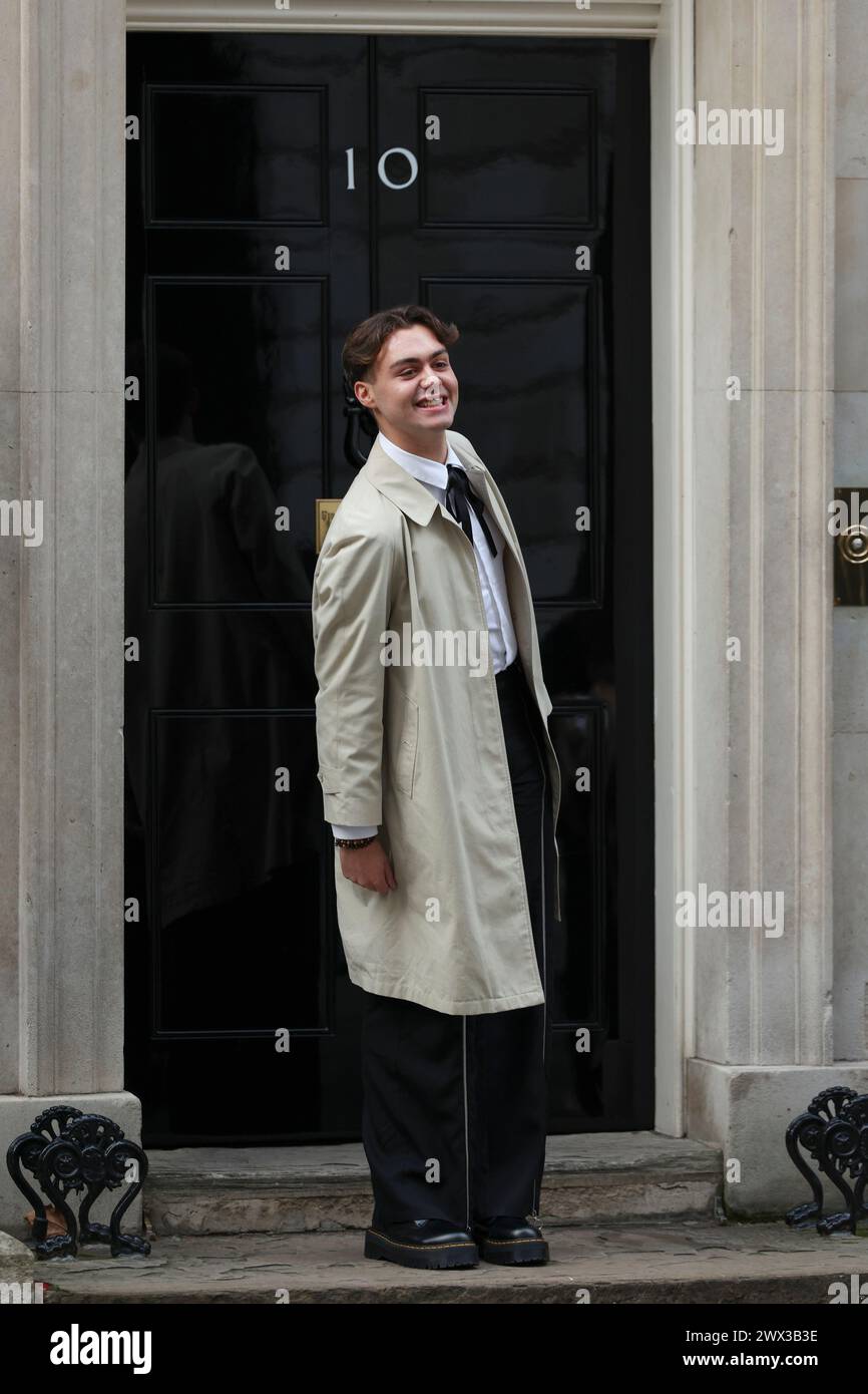 Heartstopper netflix hi-res stock photography and images - Alamy