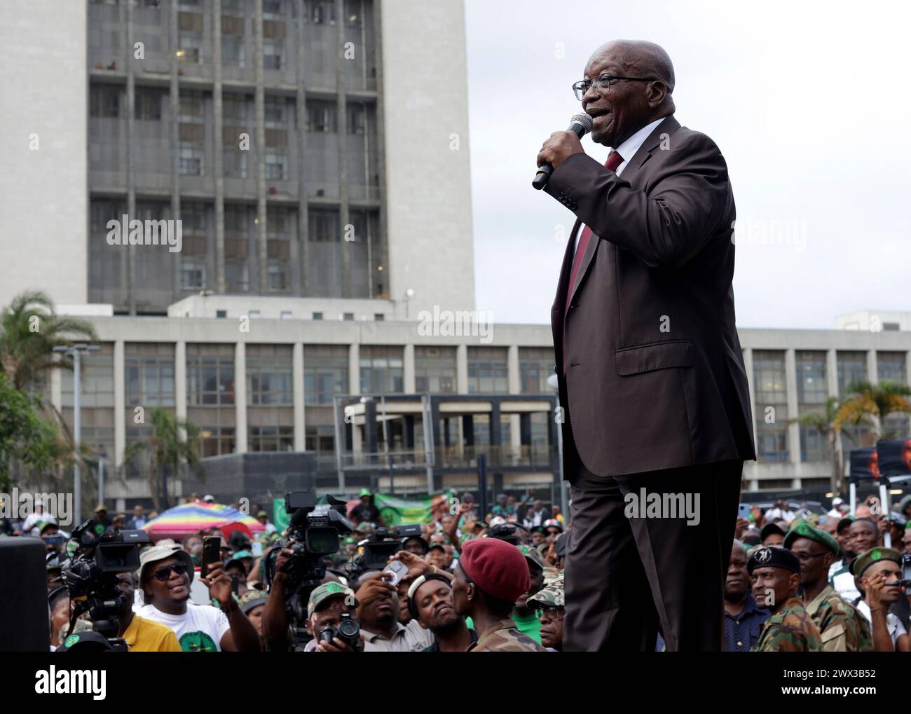CAPTION CORRECTS INFO Former South African President Jacob Zuma ...