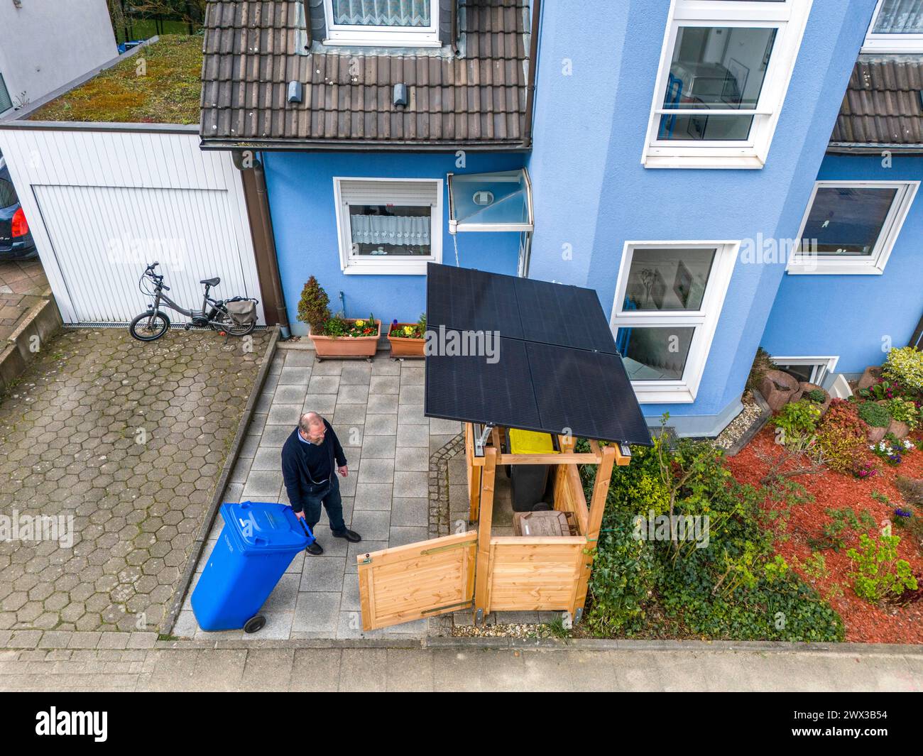 Roof mounted pv systems hi-res stock photography and images - Alamy
