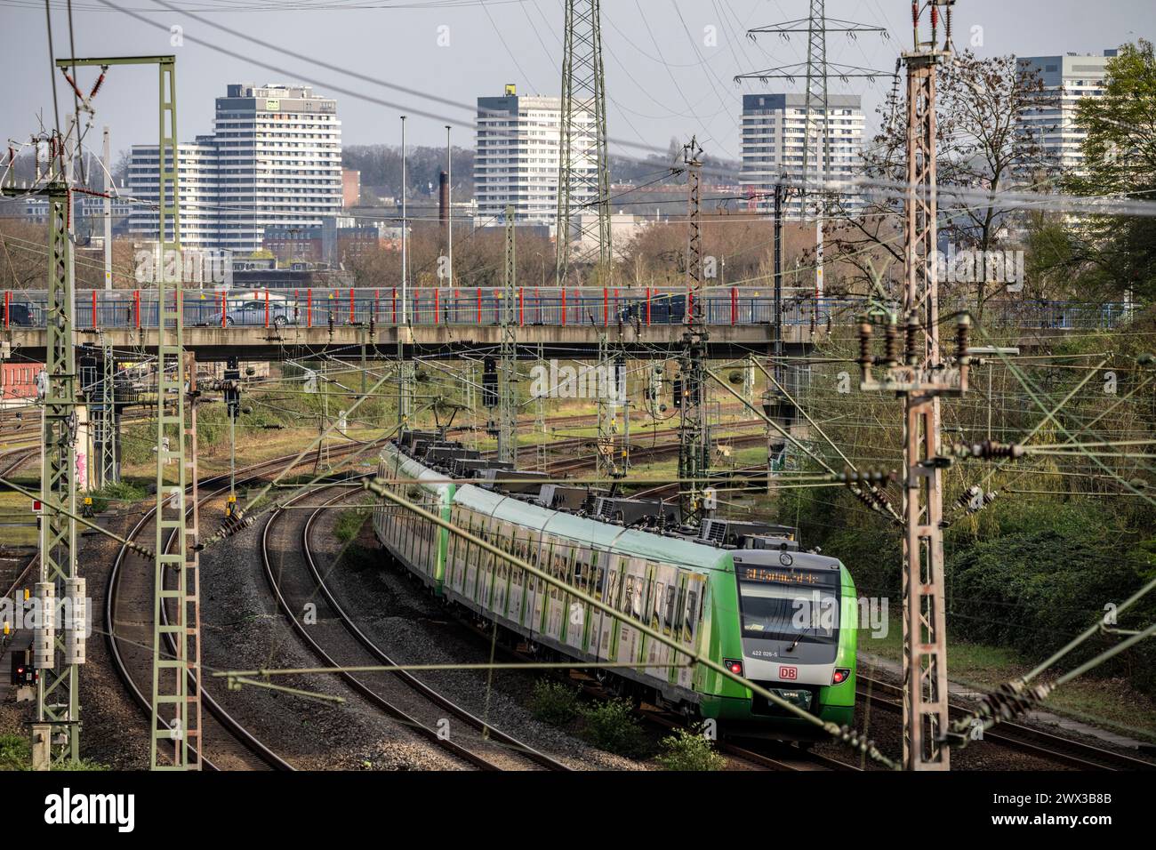 S-Bahn train on the railroad line between Mülheim an der Ruhr, in the ...